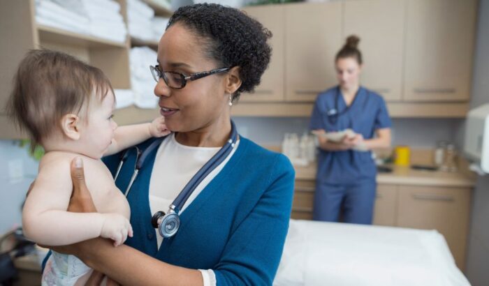 Pediatra: o que é e quando procurar o especialista | Blog Nav Dasa