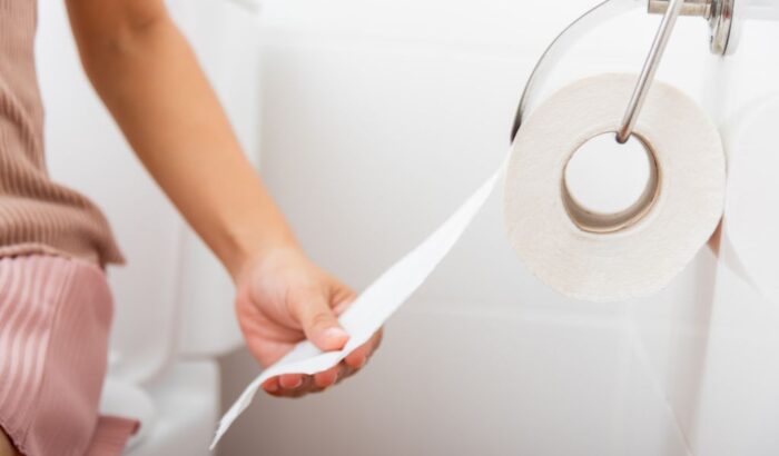 Cor das fezes: o que ela pode indicar? | Nav Dasa